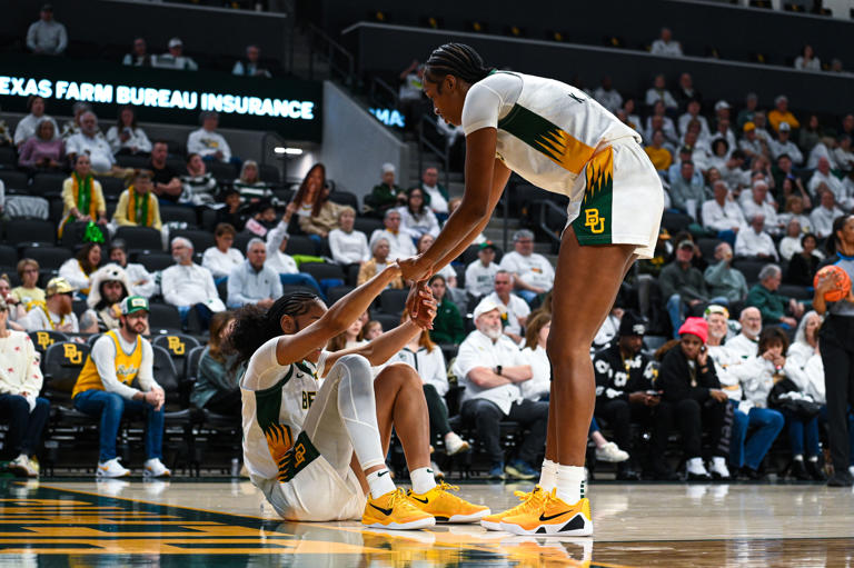 AP Top 25 poll discussion: After another week of upsets in women’s ...