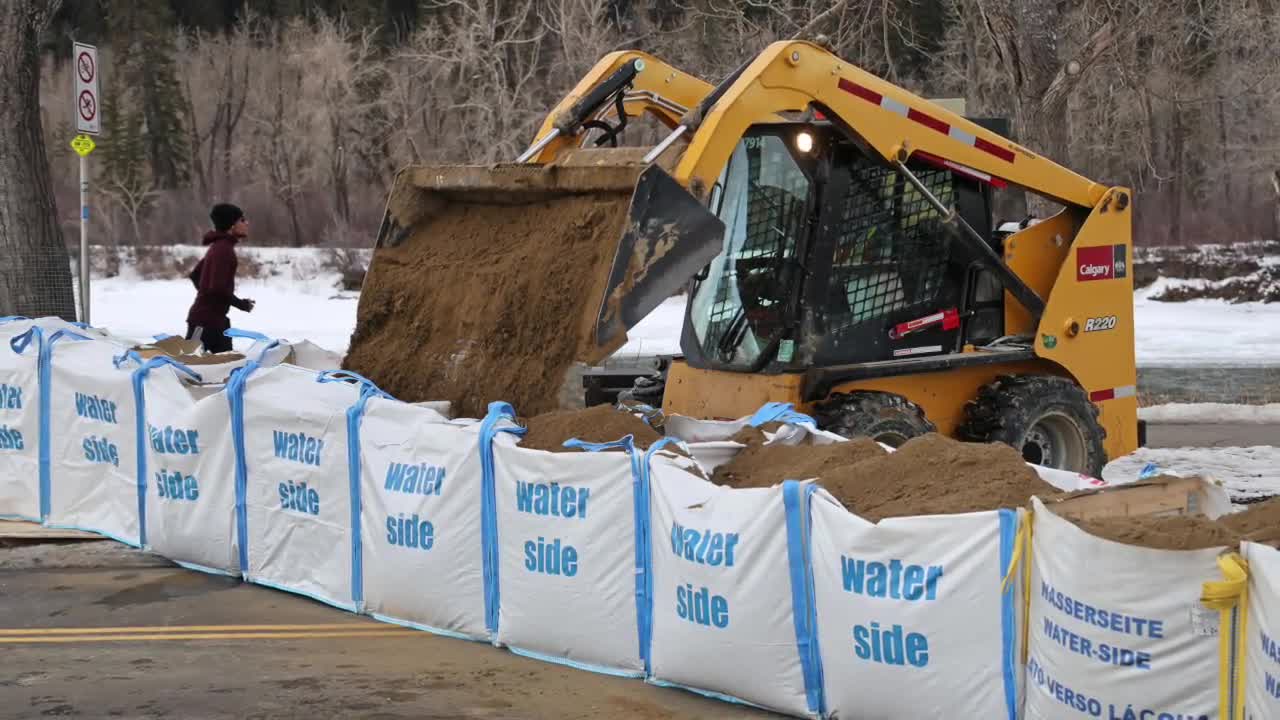 No such thing as moving too quickly, mayor defends accelerating water ...