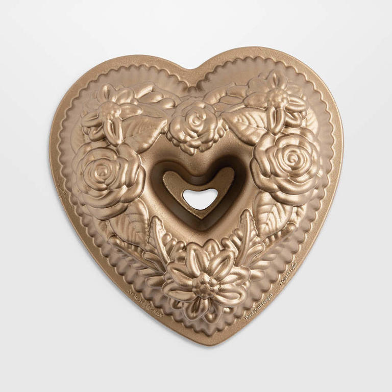 Crate & Barrel's sweet new Valentine's Day collection has lots to love ...