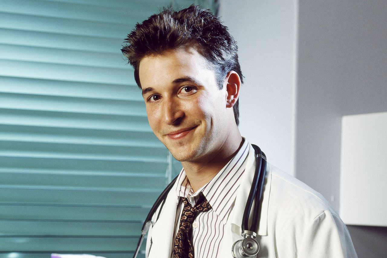 Noah Wyle was financially strapped during COVID. He even considered ...