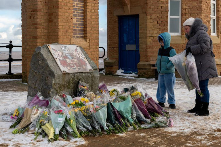 Man in tears says he 'couldn't do anymore' amid beach tragedy