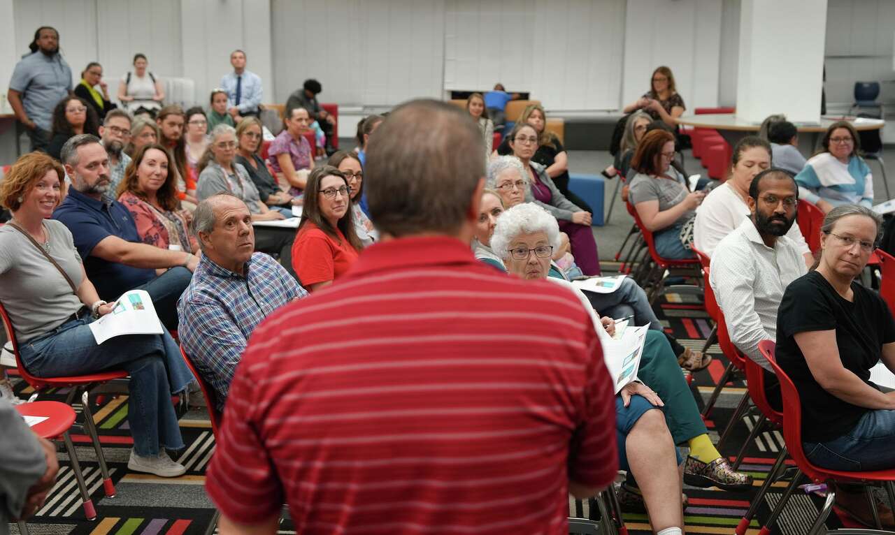 HISD may cut several magnet and career programs, expand others in favor ...