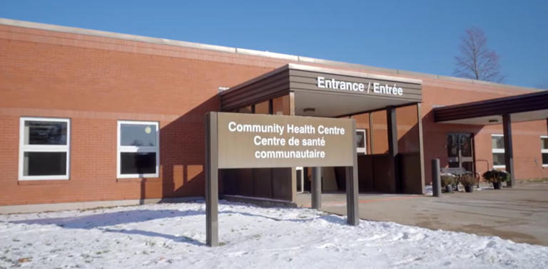 Loss of weekend hours at Minto walk-in clinic a step backward, mayor says