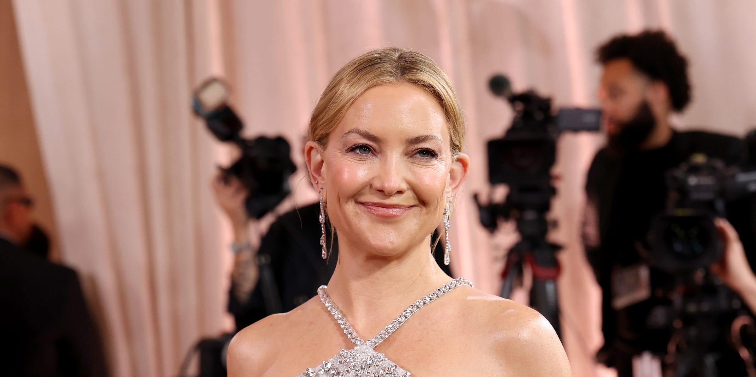 Kate Hudson wore this key 2026 makeup trend to the Golden Globes – and ...