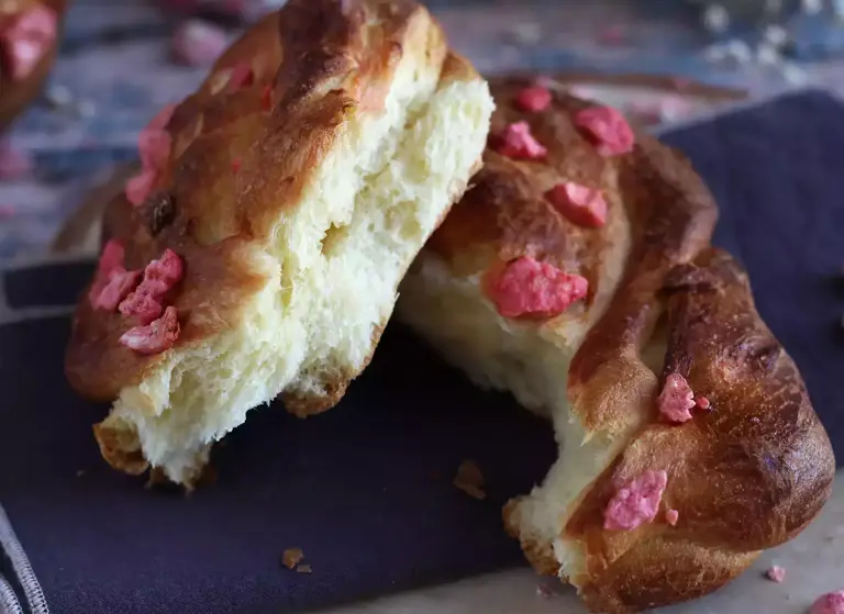 Extra soft heart-shaped brioches for Valentine's Day