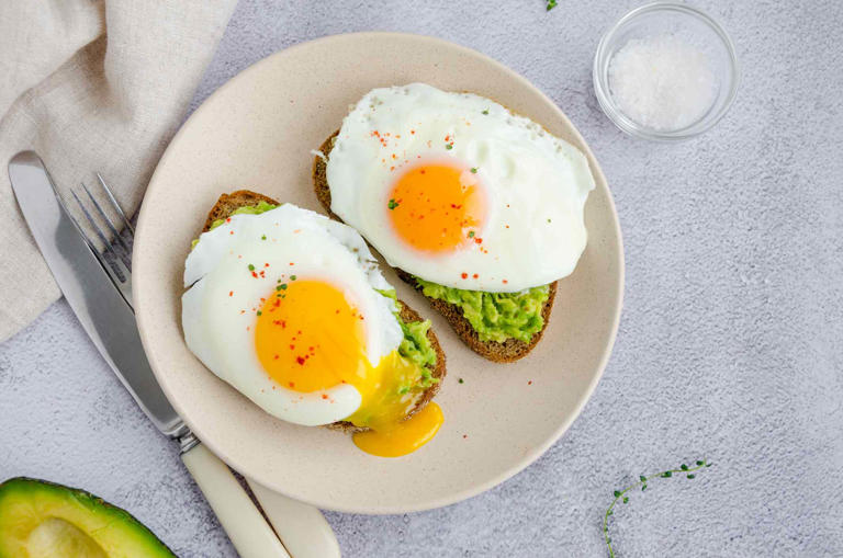 4 foods that keep you full longer than eggs