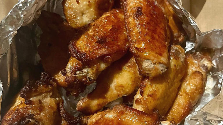 Customers agree, these are the best wings you can find at pizza chains ...