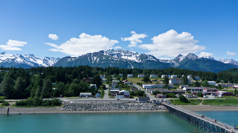 This picturesque town in Alaska boasts stunning mountain views ...
