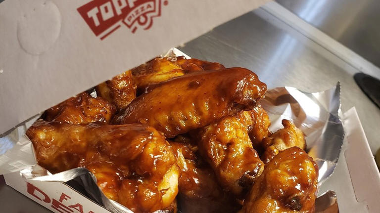 Customers agree, these are the best wings you can find at pizza chains ...