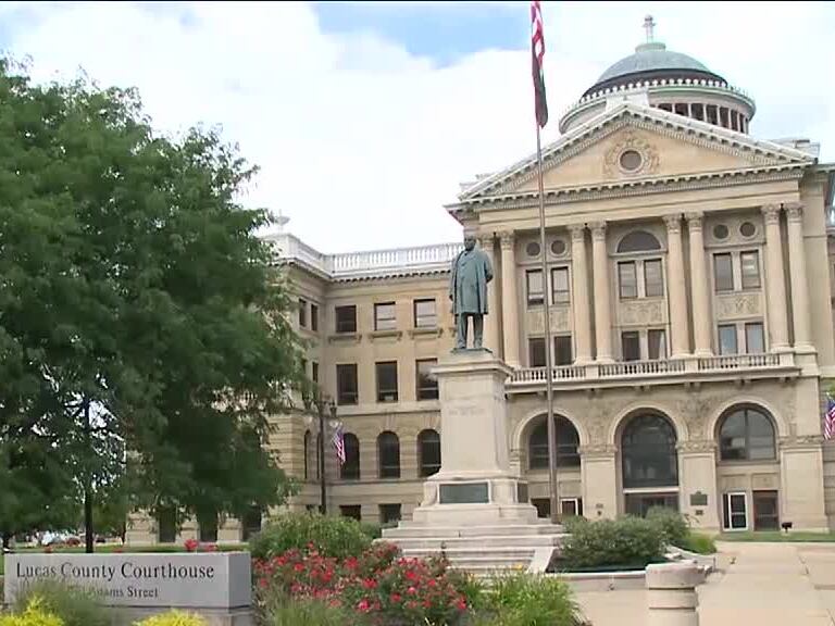 Lucas Co. clerk of courts adds bilingual title office