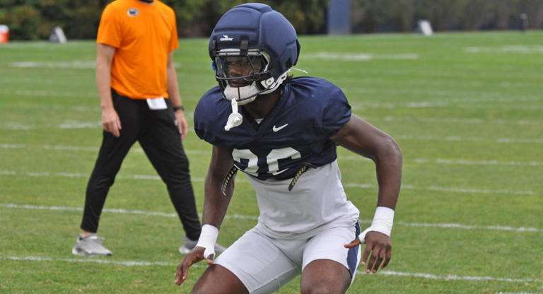Penn State linebacker Cam Smith is returning to the Lions in 2026
