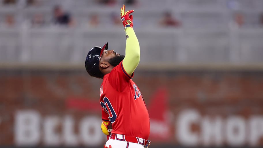 Pirates urged to sign 30 million dollar bat