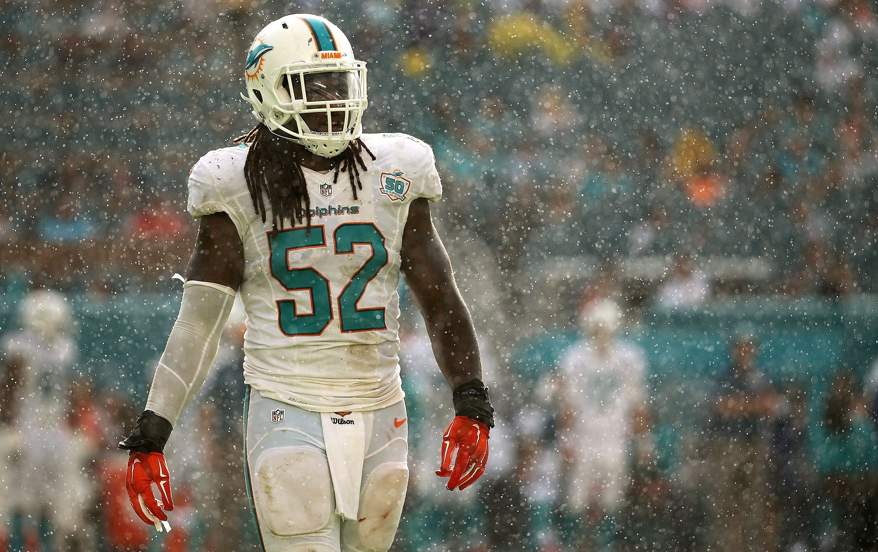 Dolphins to interview their former linebacker for head coaching job