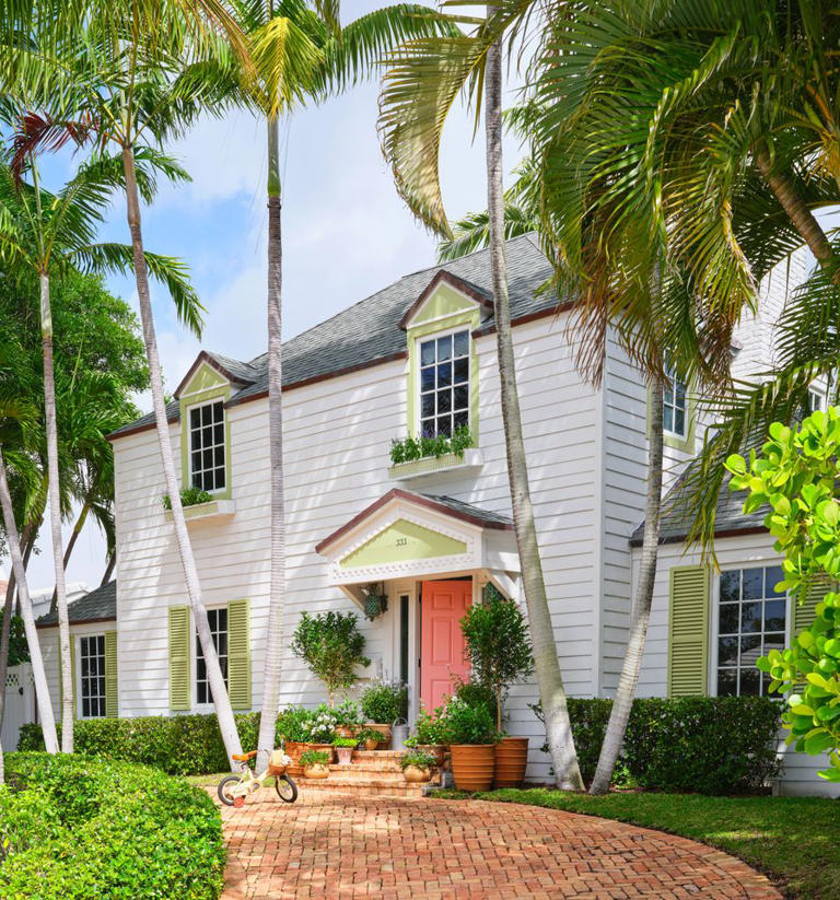 Tour a 1940s Florida home that's chock-full of color, pattern, and ...