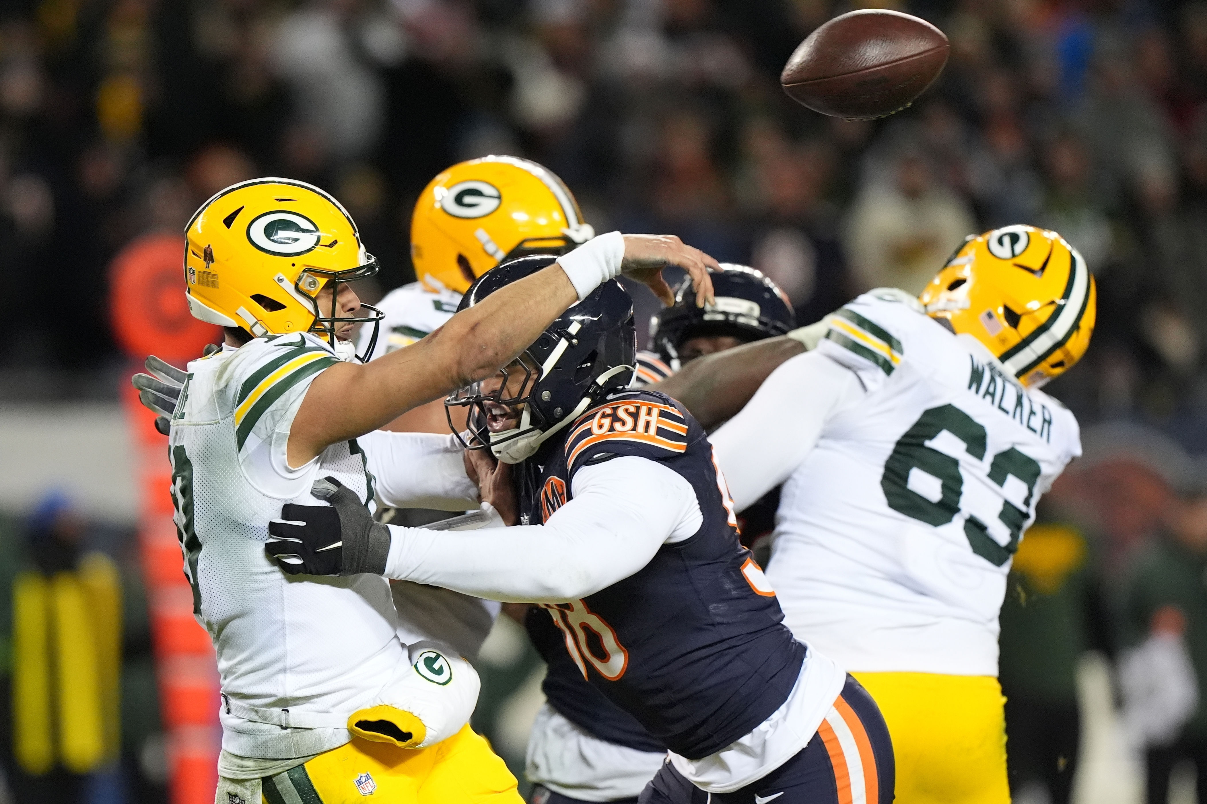 Packers' inability to protect leads down the stretch proves costly in ...