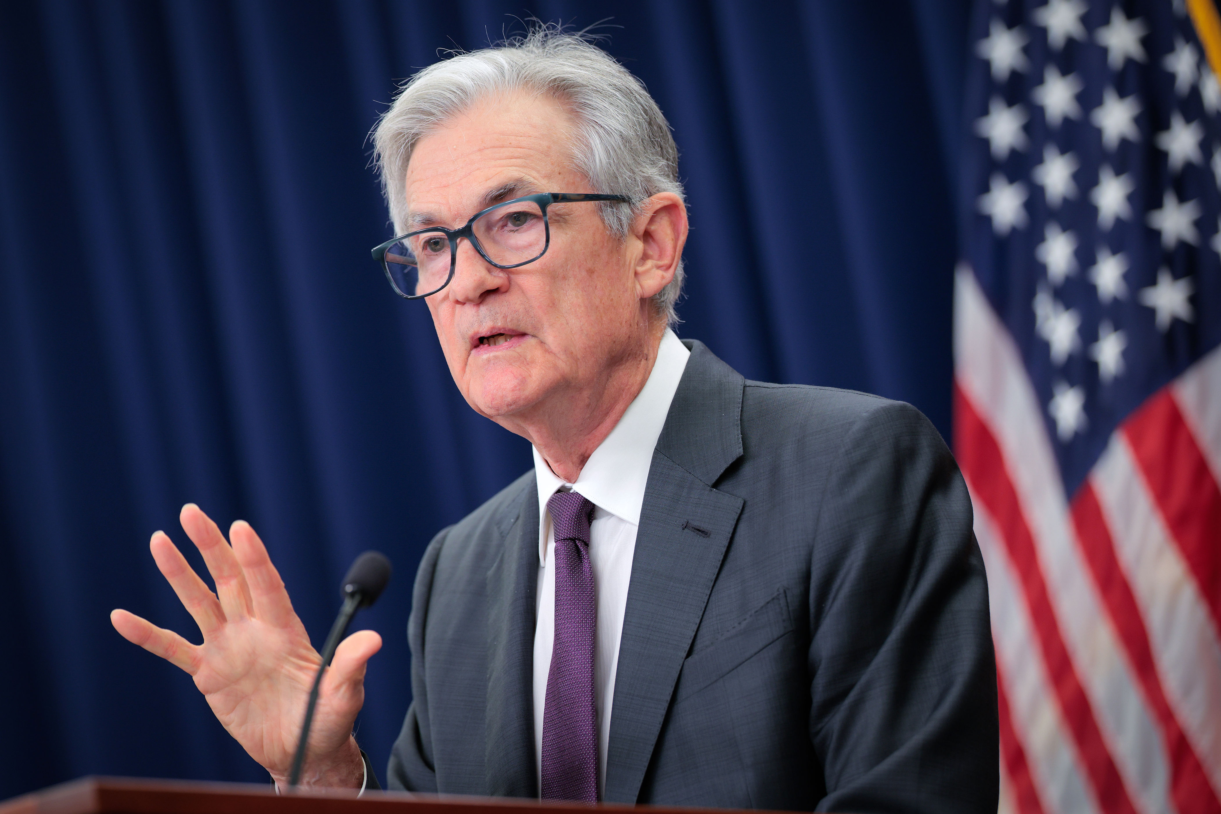 Donald Trump's approval rating compared with Jerome Powell's—polls