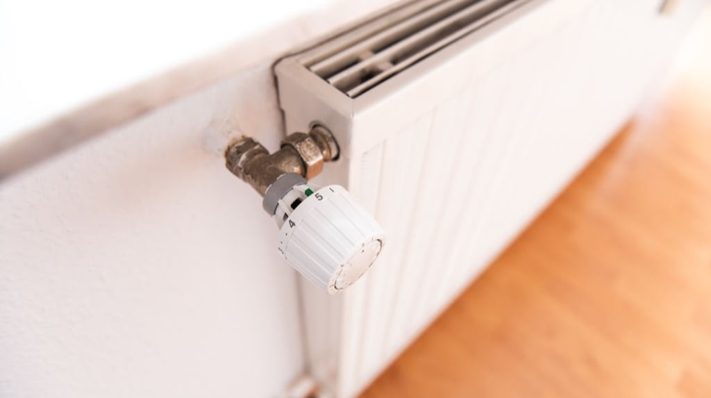 Nearly 800 buildings in Kyiv remain without heating after Russian attack