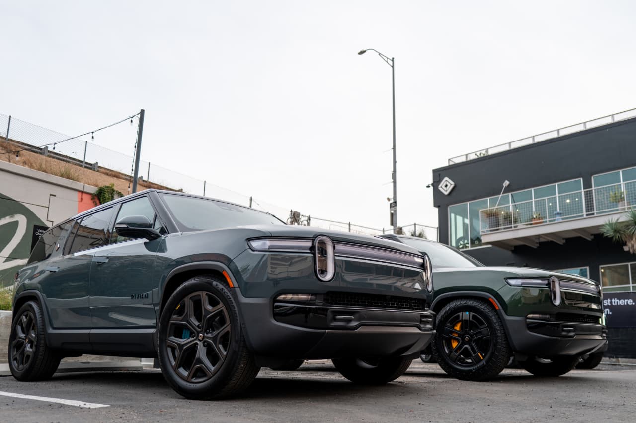 Sell Rivian stock. It needs more AI, analyst says.