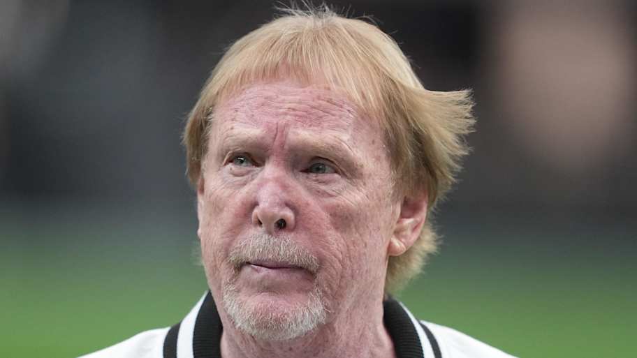 Raiders' franchise legend says Mark Davis doesn't reach out to solicit ...