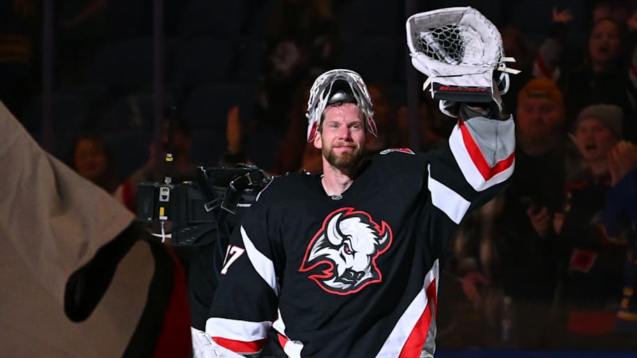 Former Buffalo Sabres goalie signs with the NHL rival Ottawa Senators