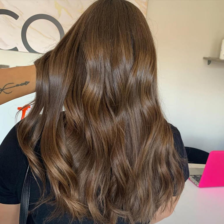 5 colores de cabello ideales si ya no quieres cubrir canas cada mes