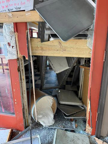 Tenn. candy store ransacked by hungry 'persistent' bear for the fourth time