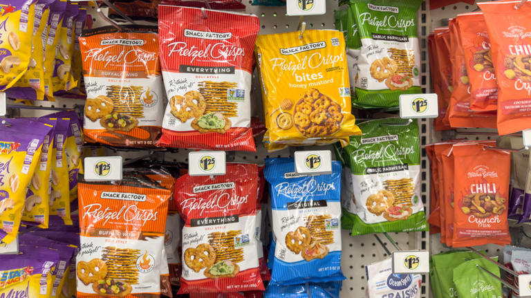 For Better Buffalo Chicken Nachos, Swap Tortilla Chips With This