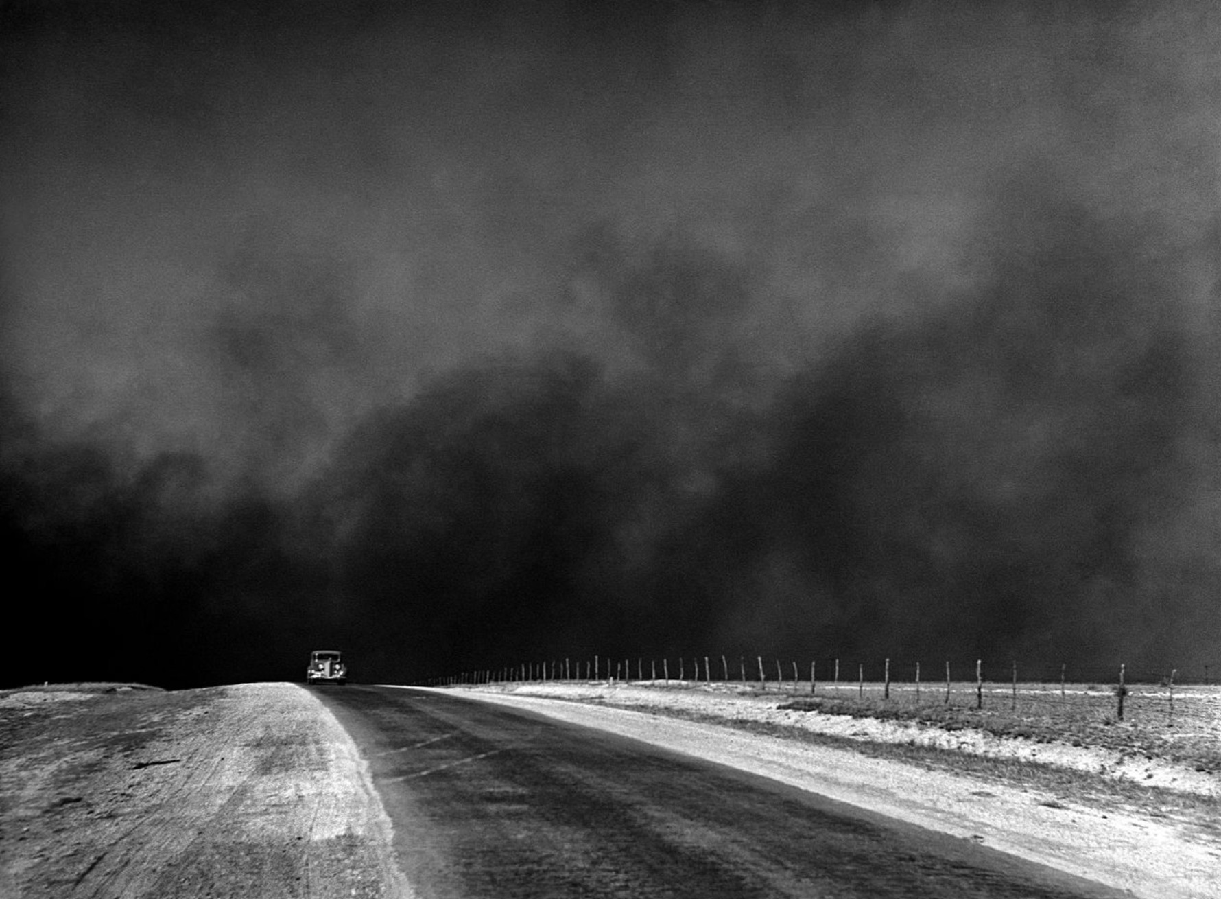 25 striking photos remembering life inside a Dust Bowl