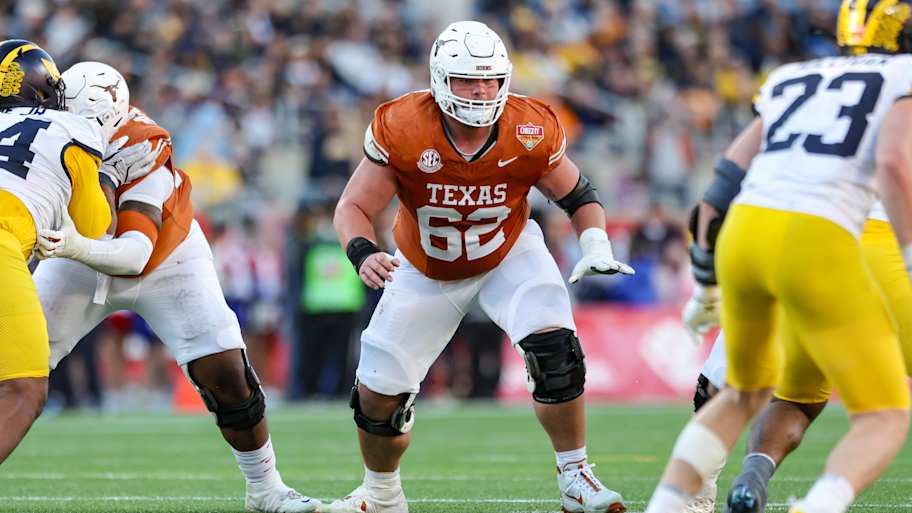 Texas' 2026 OL begins to take shape after recent wave of transfer commits