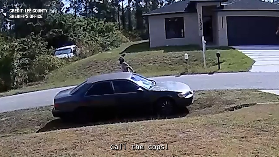 'Get my gun': Man hurls bricks through car window, hides in canal ...