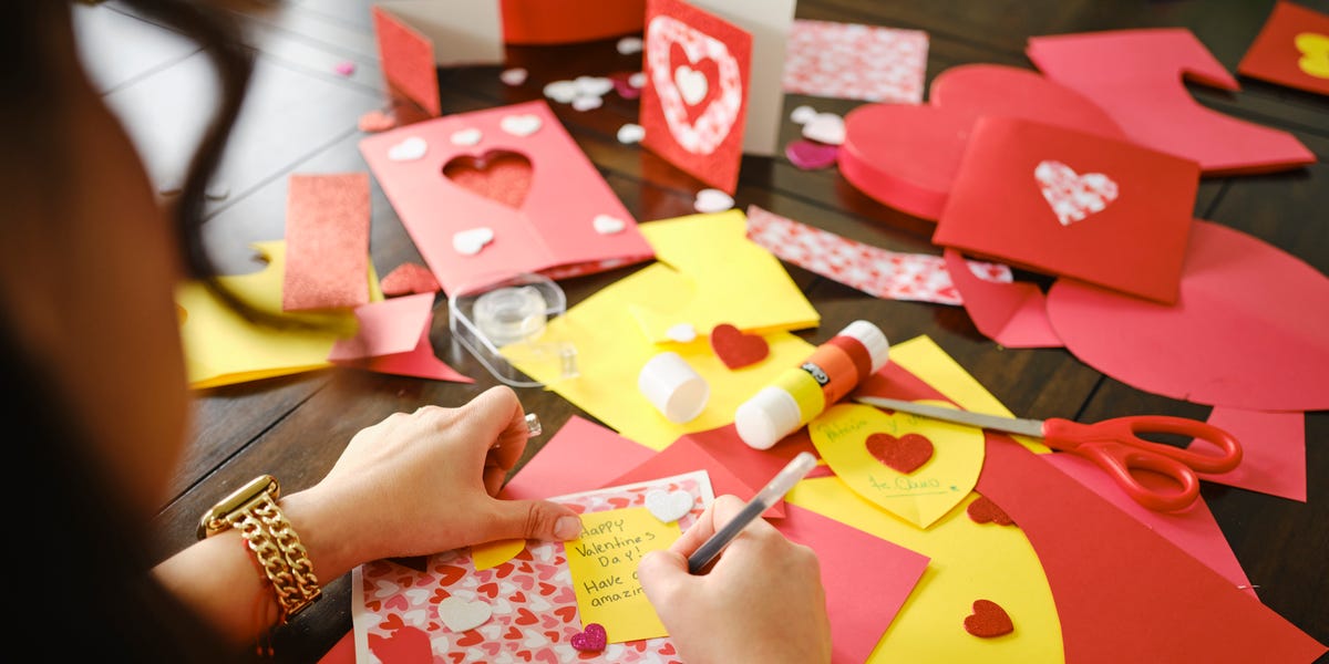 83 sweet and funny messages to write in a Valentine's Day card