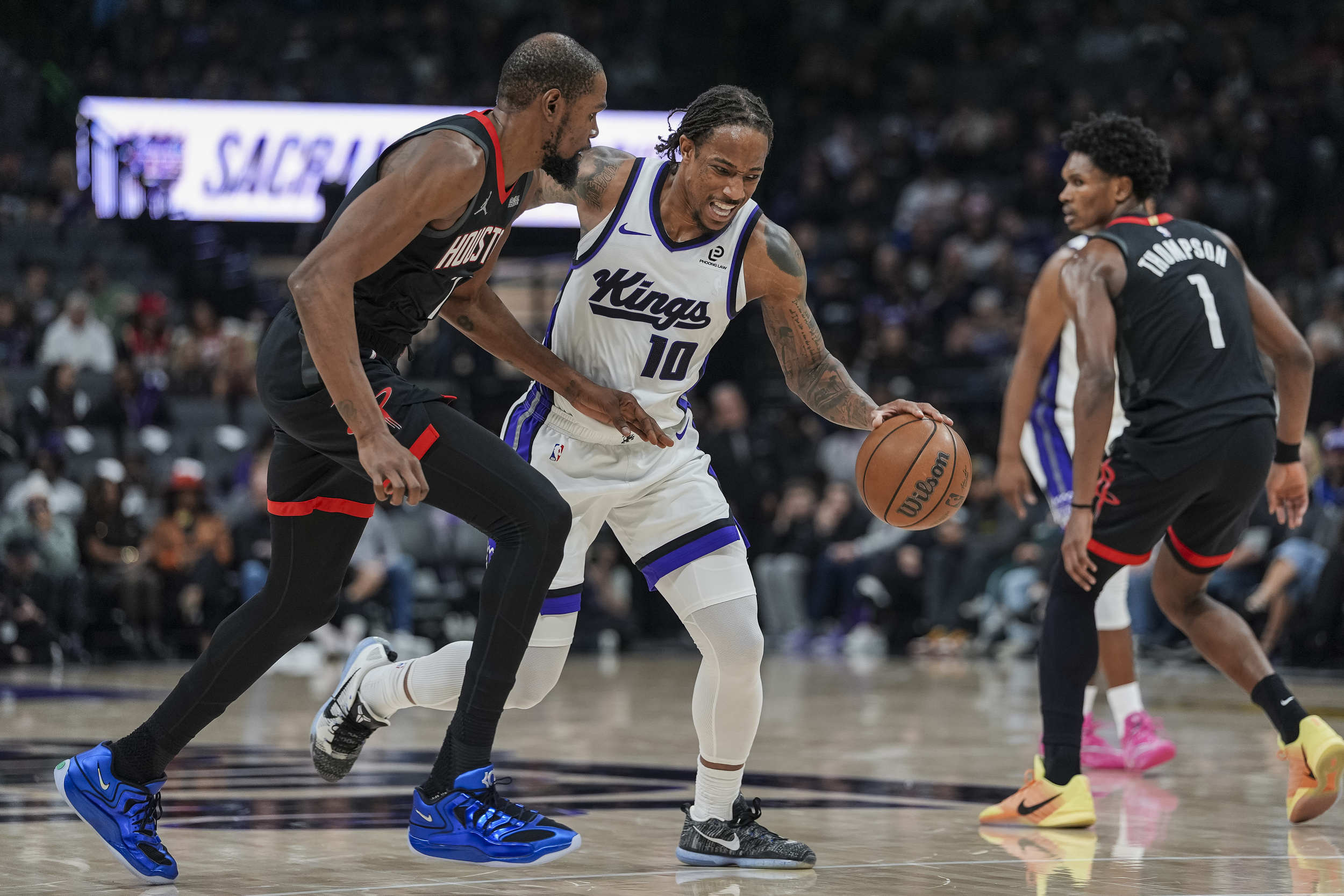 Kings snap 7-game skid with win over Rockets
