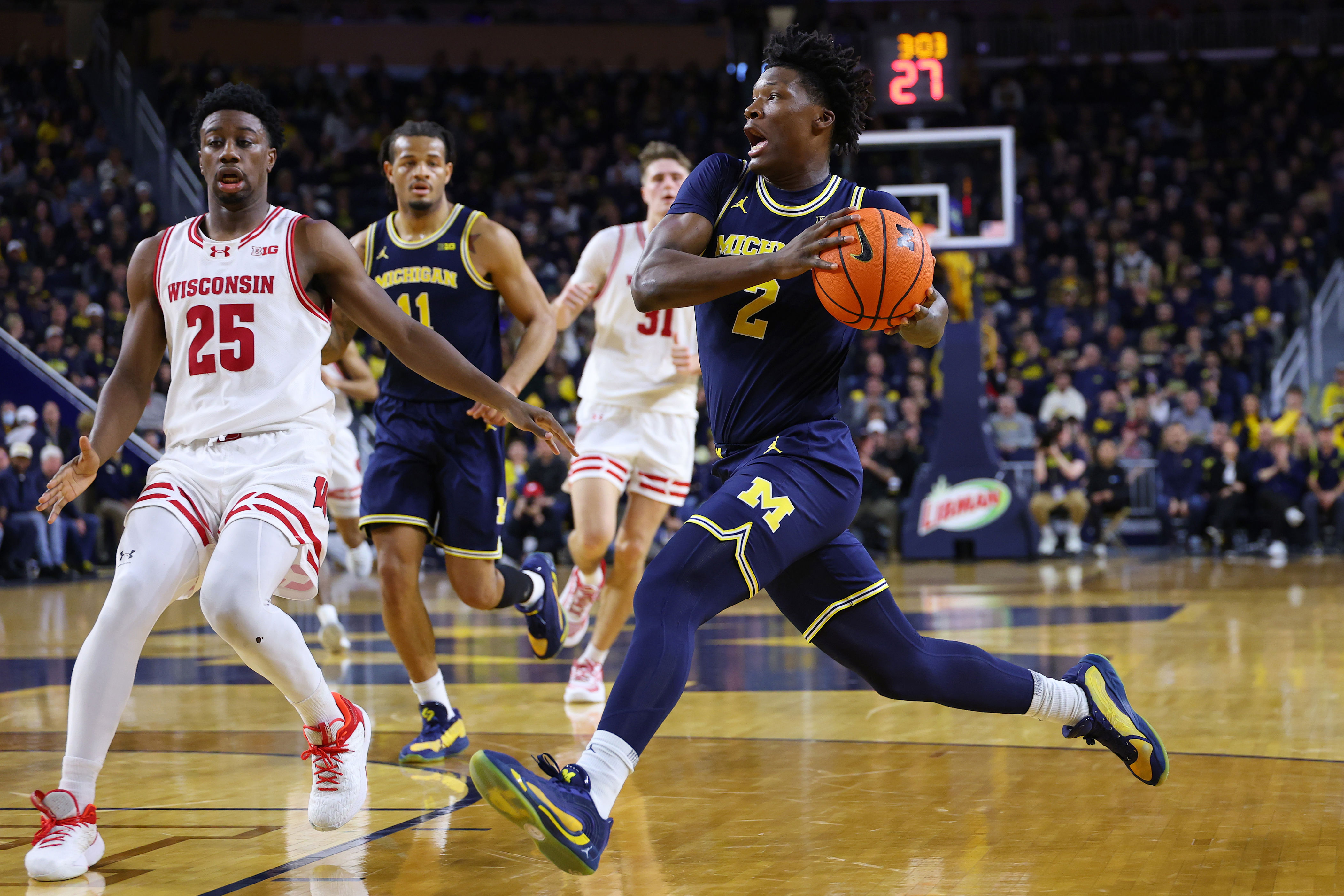 Michigan basketball falls in AP poll after first loss of season
