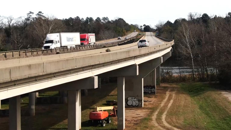 TRAFFIC ALERTS: Sand Bar Ferry bridge and these other roads