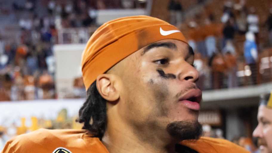 Texas Longhorns transfer receiver DeAndre Moore eyes new team