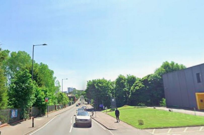 Police investigating after 'people flee' three-car crash in broad daylight