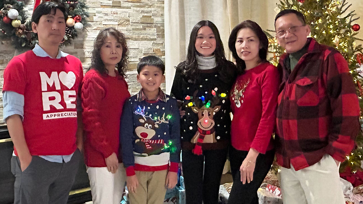 Woman accused of assaulting stranger, hurling anti-gay insults in ...