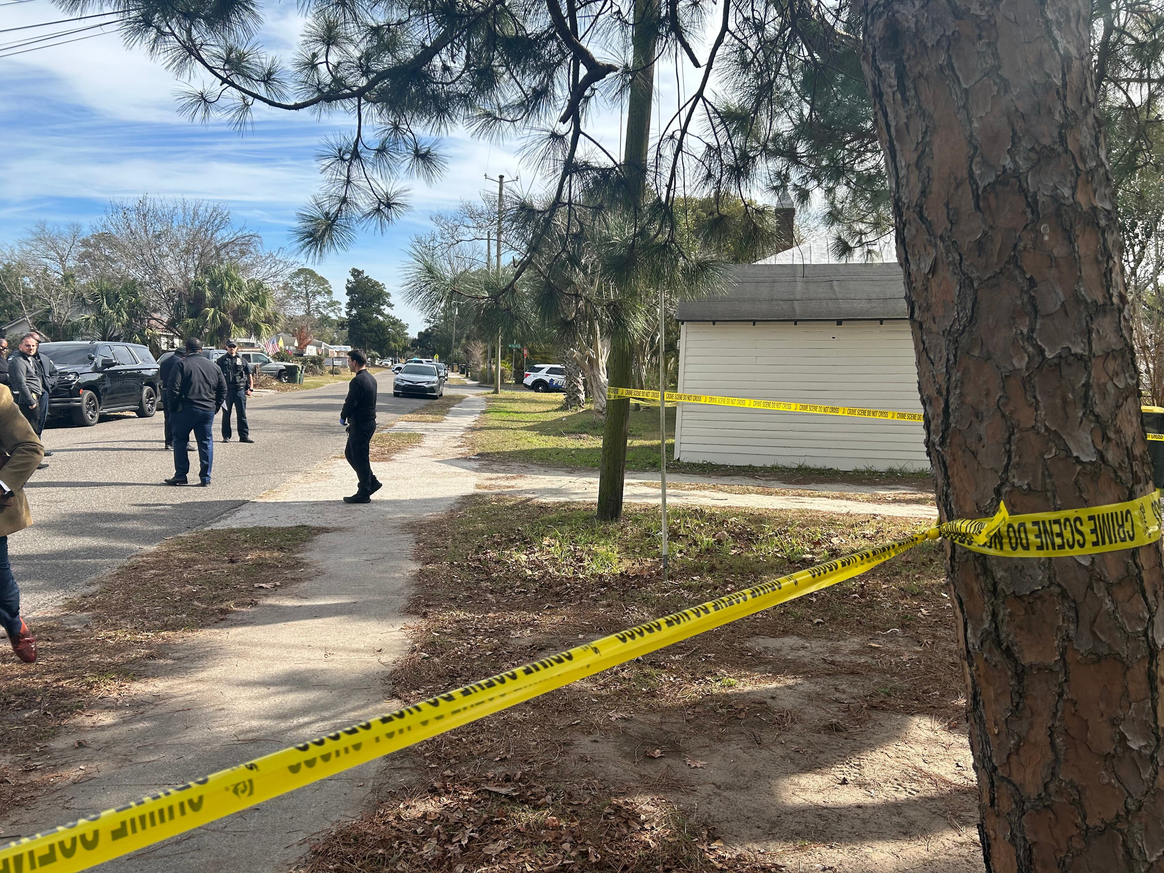 Teen injured in shooting in the 100 block of Forrest Ave.