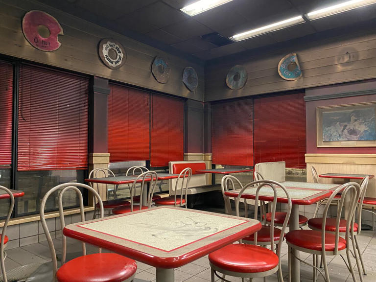 Early morning fire closes popular Regina donut shop