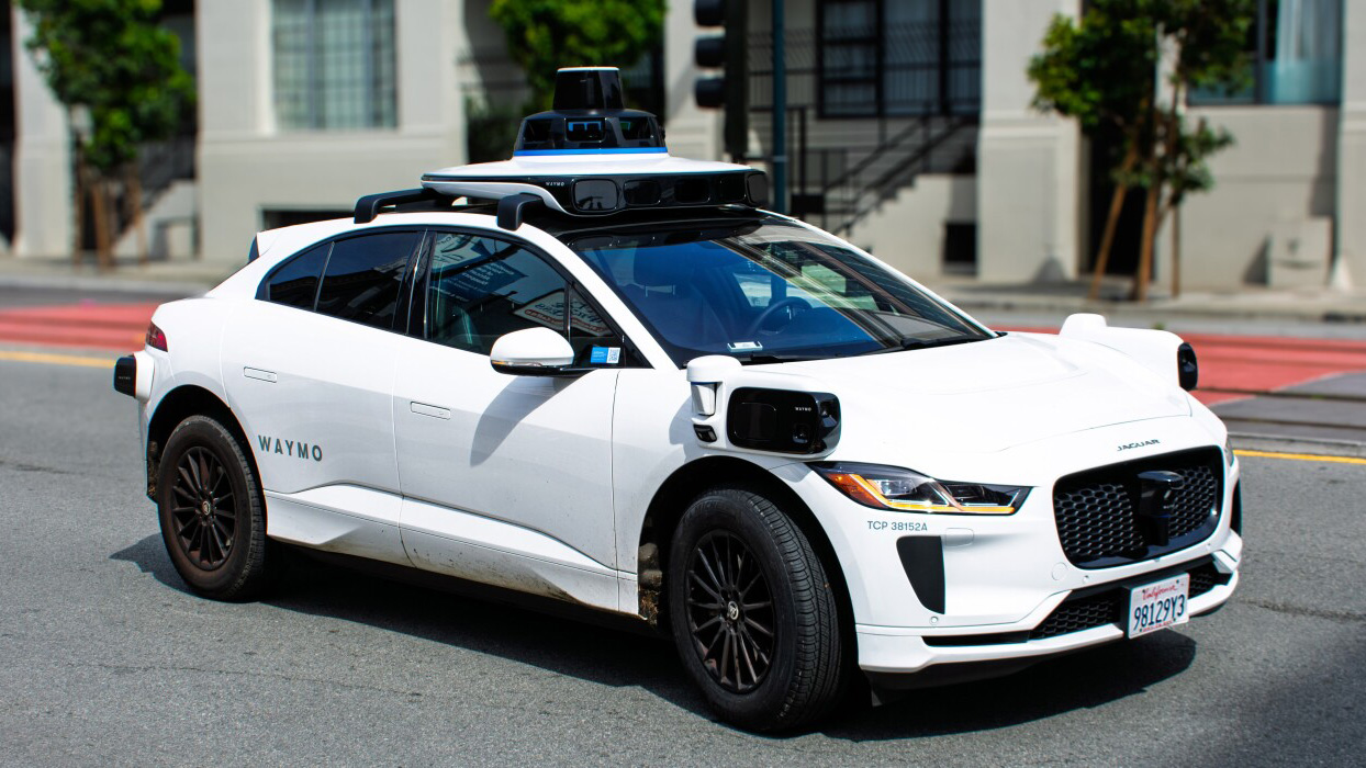 Waymo gets lost on rail tracks near oncoming train