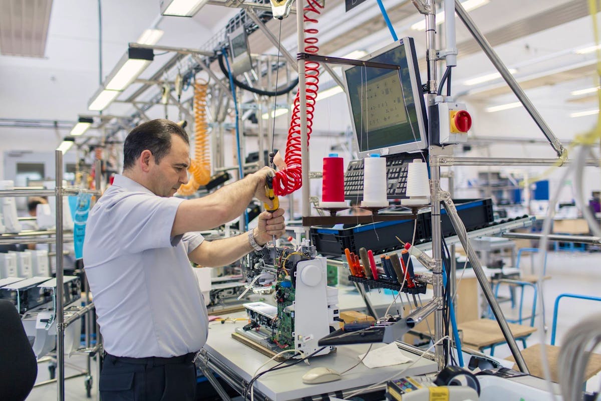 Bernina envisage une délocalisation de postes en Thaïlande