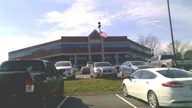 Dollar General snaps up $8.3M building at its Tennessee HQ campus