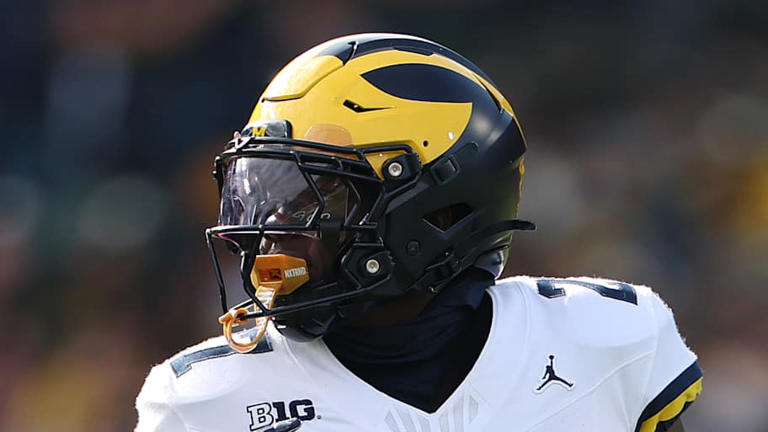 Former Michigan star DB gives Notre Dame another defensive backfield ...