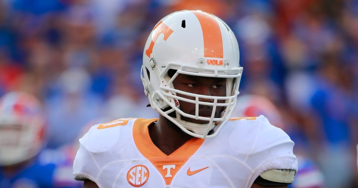 Former NFL defensive end joins Florida high school football coaching staff