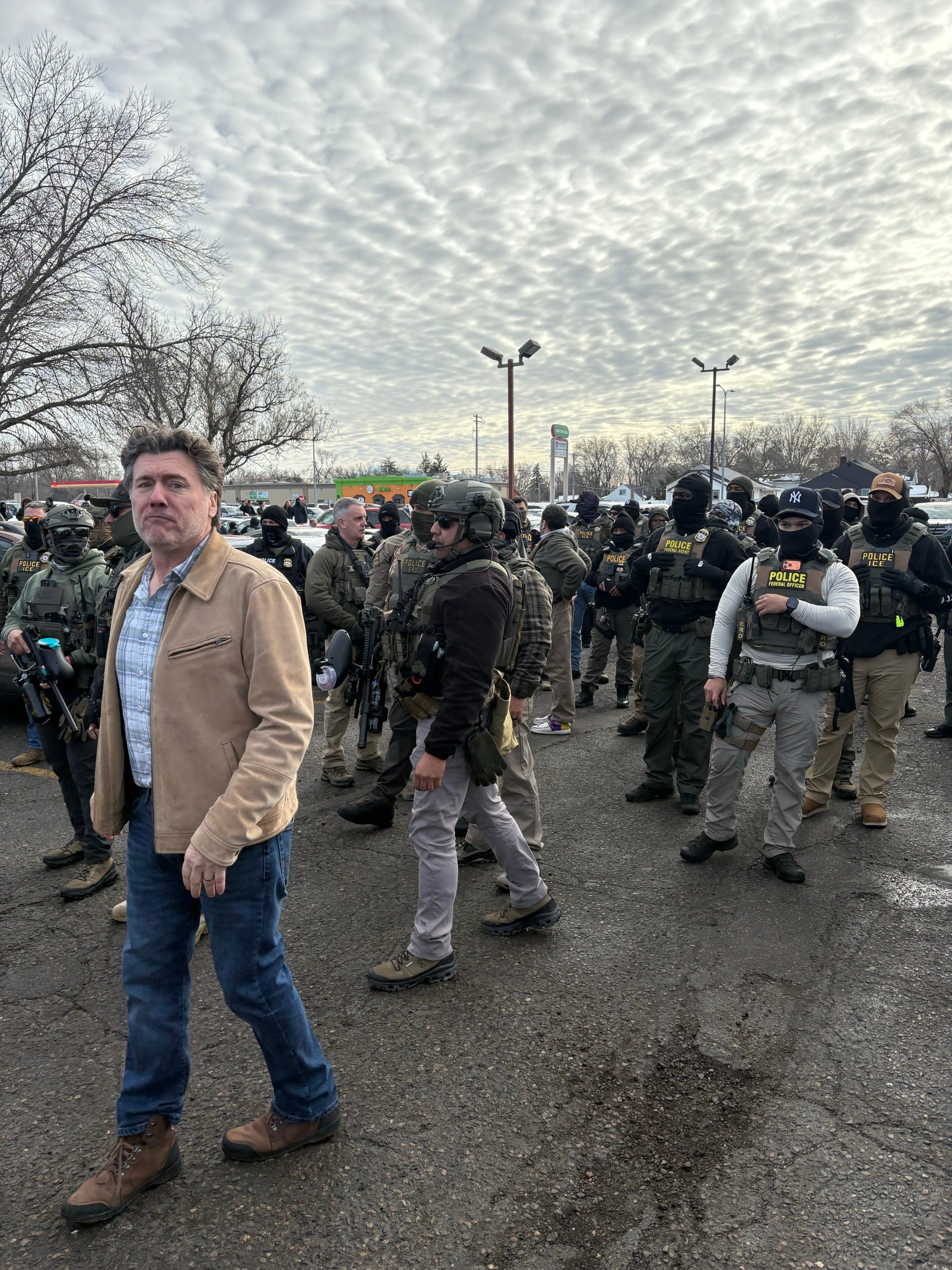ICE agents flood St. Cloud strip mall, triggering tense clash