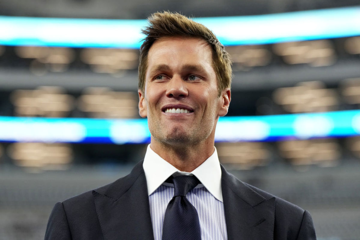 Tom Brady sports eye-catching accessory during NFL broadcast
