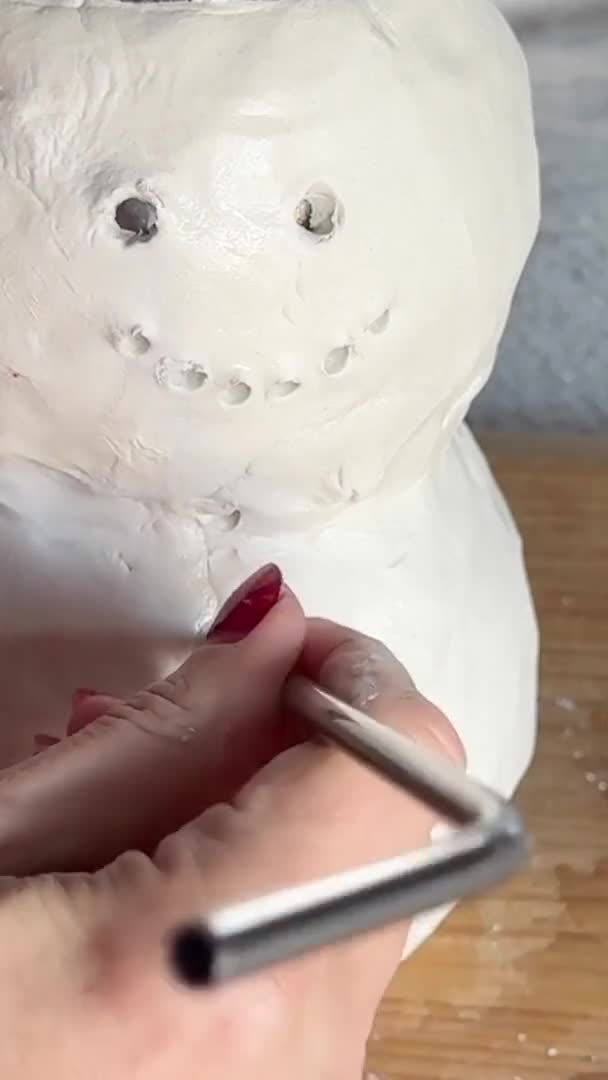 Fake expensive home decor... with baking soda?