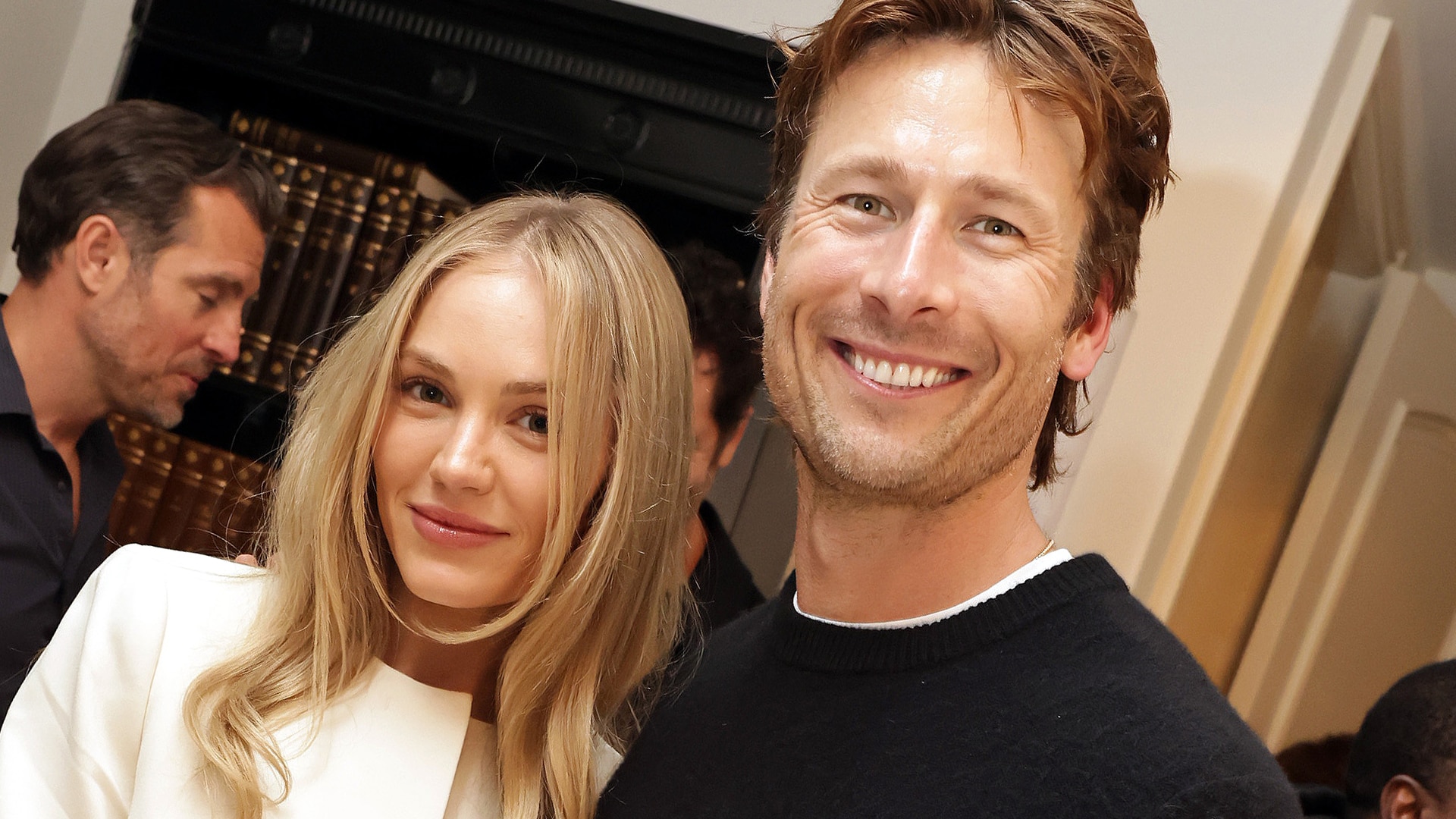 Michelle Randolph bonds with Glen Powell's mom at Golden Globes after-party