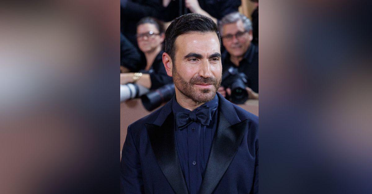 'Office Romance' costars Jennifer Lopez and Brett Goldstein all smiles ...