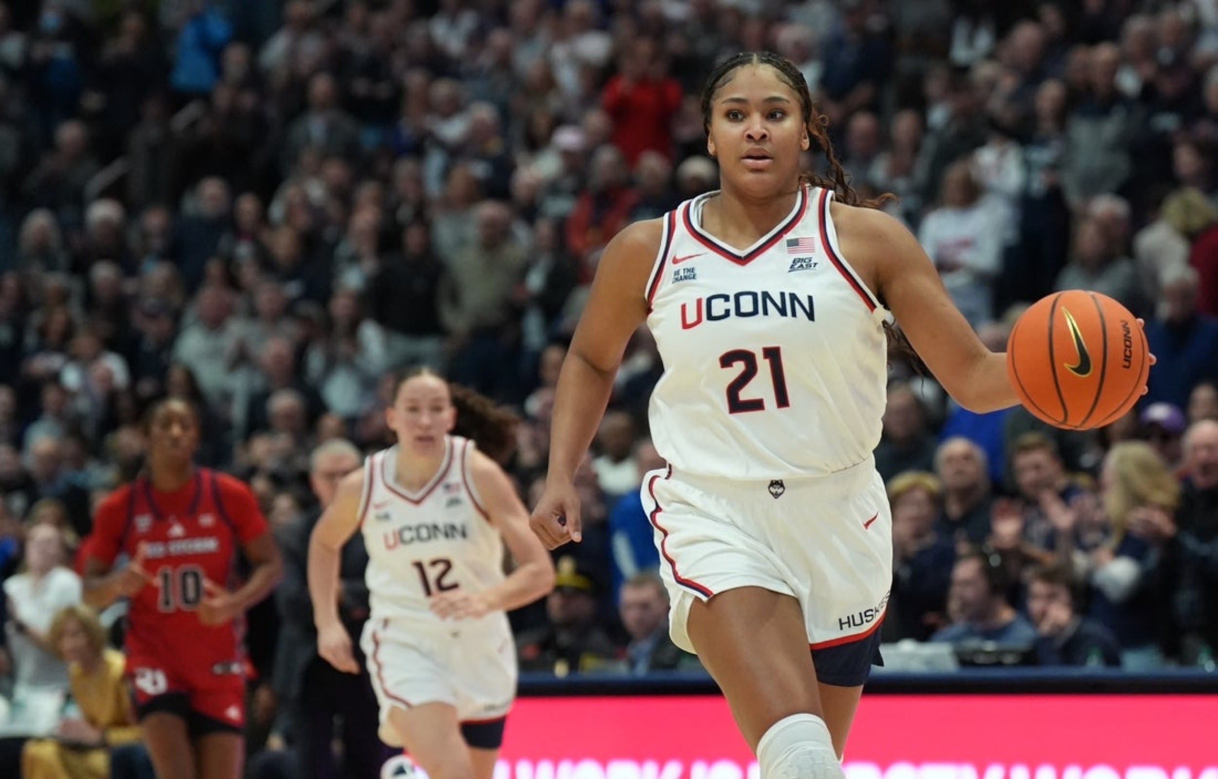 UConn now consensus No. 1; LSU up six spots to No. 6
